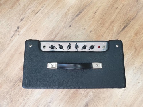 Fender Blues Junior II - - מגברים לחשמלית