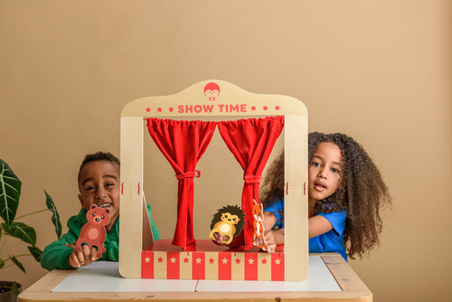 תיאטרון עץ (שגם מתקפל!) מבית KIPOD