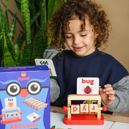 קובי-אות אנגלית! דרך נהדרת ללמוד מילים ואותיות באנגלית ABCubes מבית KIPOD