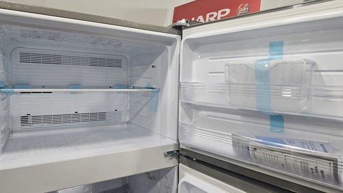 מקרר מקפיא עליון דגם 2369 SHARP - SHARP - מקררים