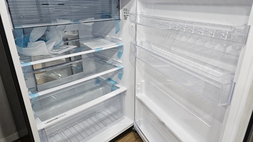 מקרר שארפ מקפיא עליון SJ-4660W\DS\BK SHARP - SHARP - מקררים