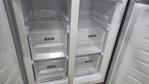 מקרר 4 דלתות זכוכית שחורה SJ-8435-BL SHARP - SHARP - מקררים