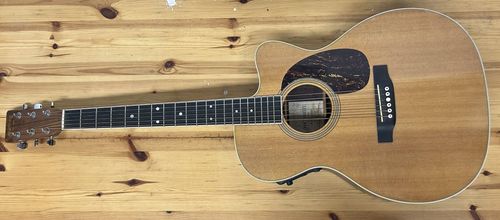 נמכרה **** גיטרה אקוסטית משומשת Martin OOOC-16RGTE - Martin - כלים משומשים