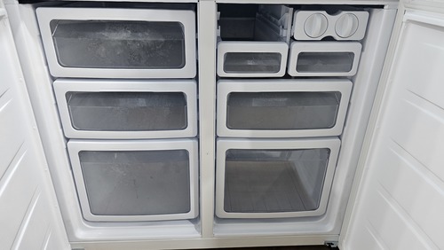 מקרר 4 דלתות 611 ליטר SJ-8841-BK\WH SHARP - SHARP - מקררים