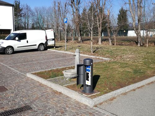 עמודון שקעים להתקנה חיצונית עם דלת ( דלתית) מוגן מים דגם BOMBER בקוטר ...