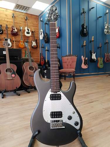 Music Man SUB 1 USA 2004 - - חשמליות יד שניה