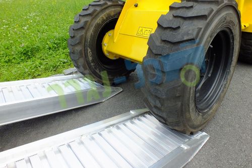 סקטים רמפות באורך 2.5 מטר למשקל עד 4100 ק"ג מאלומיניום לנגרר DIMA RAMP ...