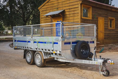נגרר פתוח דו סרני עם בלמים 3.42X1.72 למשקל 2500 ק"ג - עם כלוב רשת דגם W26L35 Wiola Trailers ...